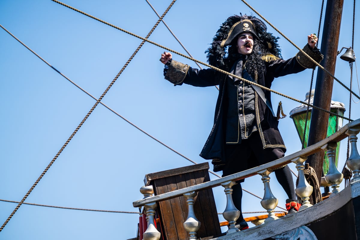 Kaptein Sabeltann 35 år | Dyreparken