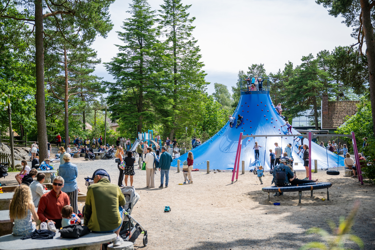 Lekeplass ved Klatrefjellet | Dyreparken
